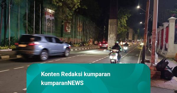 Demo Mahasiswa di Depan DPR Bubar, Lalu Lintas Lancar | kumparan.com